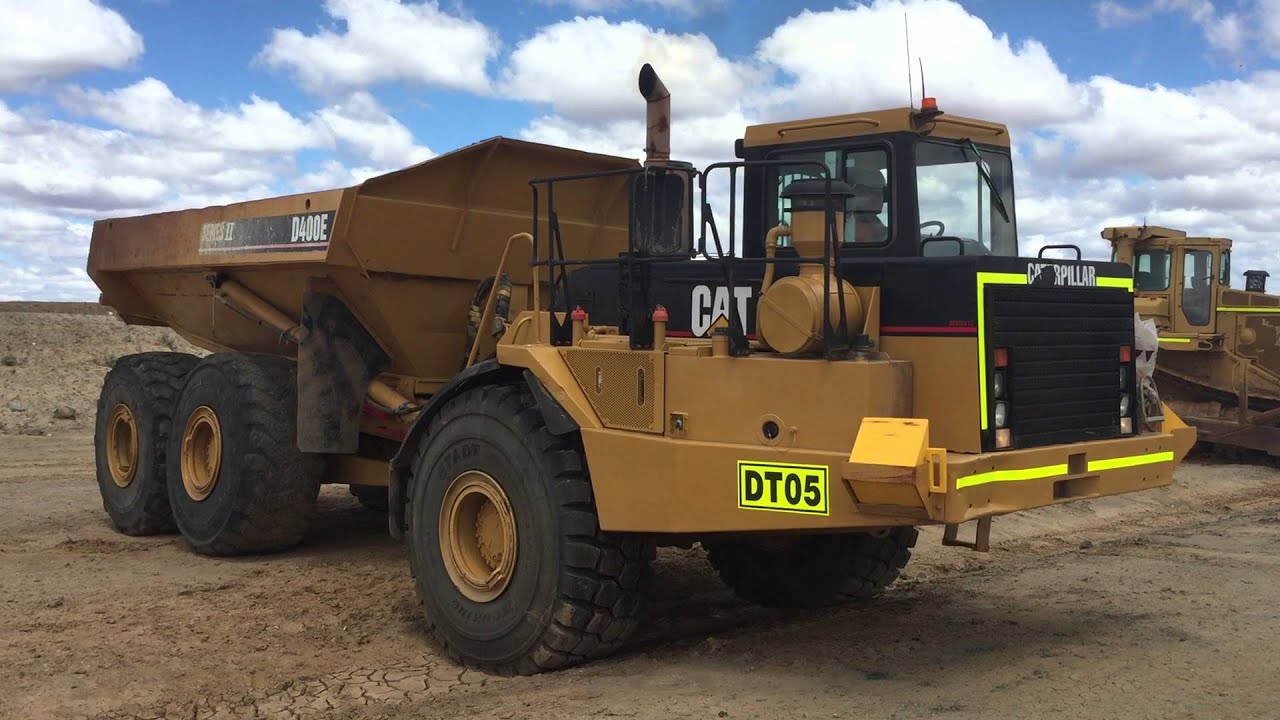 Caterpillar D400E - DT05 - YouTube
