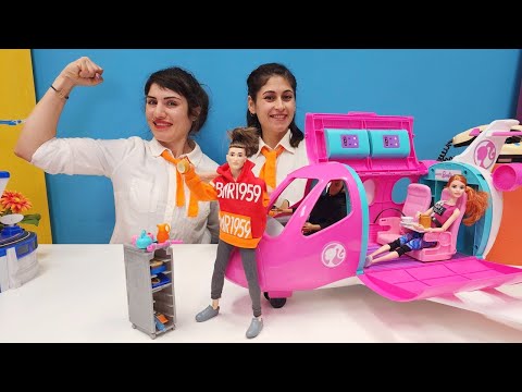 Ken Barbie'ye yardım ediyor! Ayşe ve Ümit ile Pink Hava Yolları - eğlenceli kız oyunları!