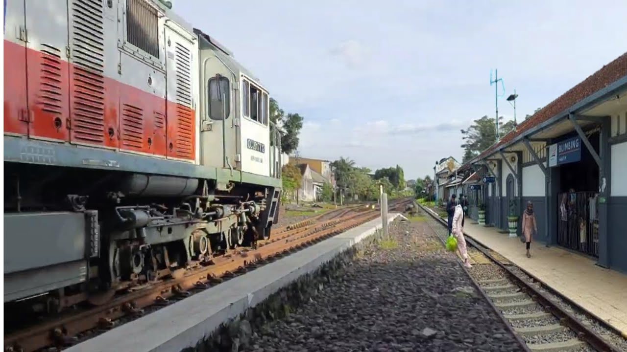 Stasiun Blimbing Kereta Api Dhoho Penataran Jalan Selow - YouTube