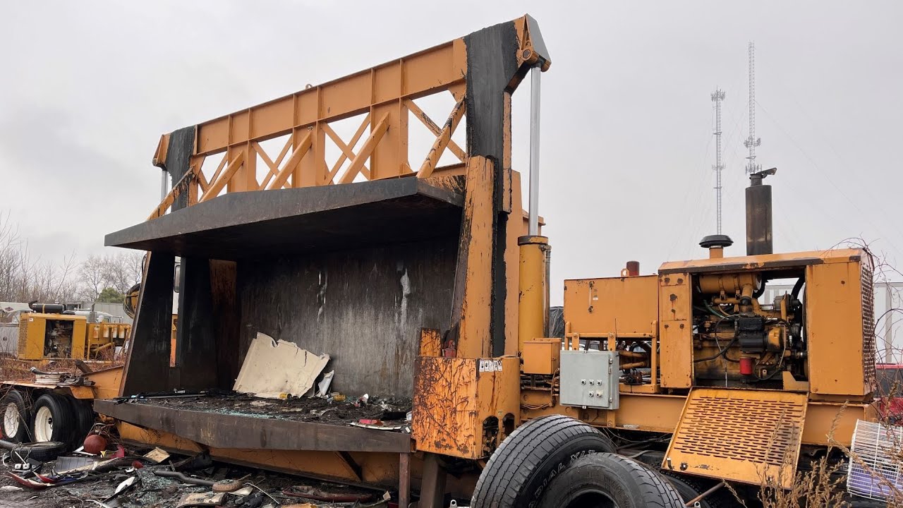1997 RM Johnson E-Z Crusher A+ Crushing a Pickup - YouTube