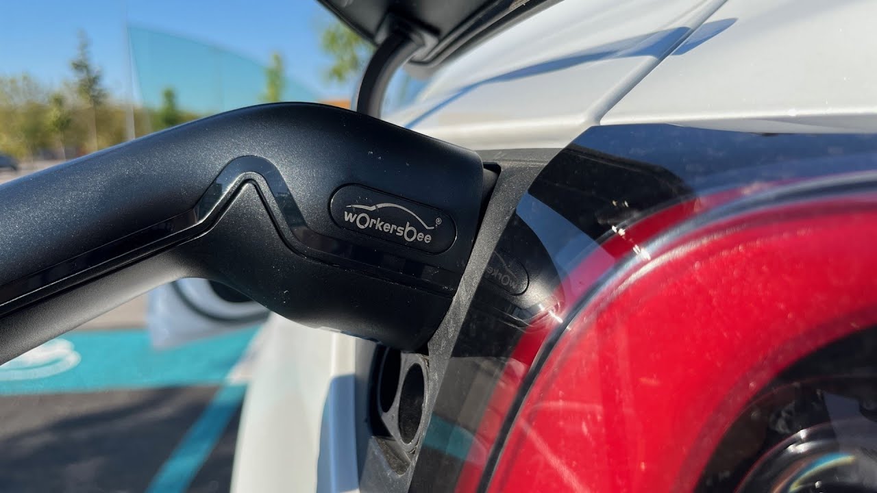 🔌 Un câble de recharge facile à brancher et débrancher ! ⚡⚡⚡ - YouTube