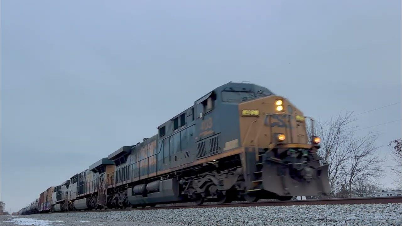 CSX AC44CW 403 w/ Weak K5LA Leads Manifest M585-26 on 12/26/22 - YouTube