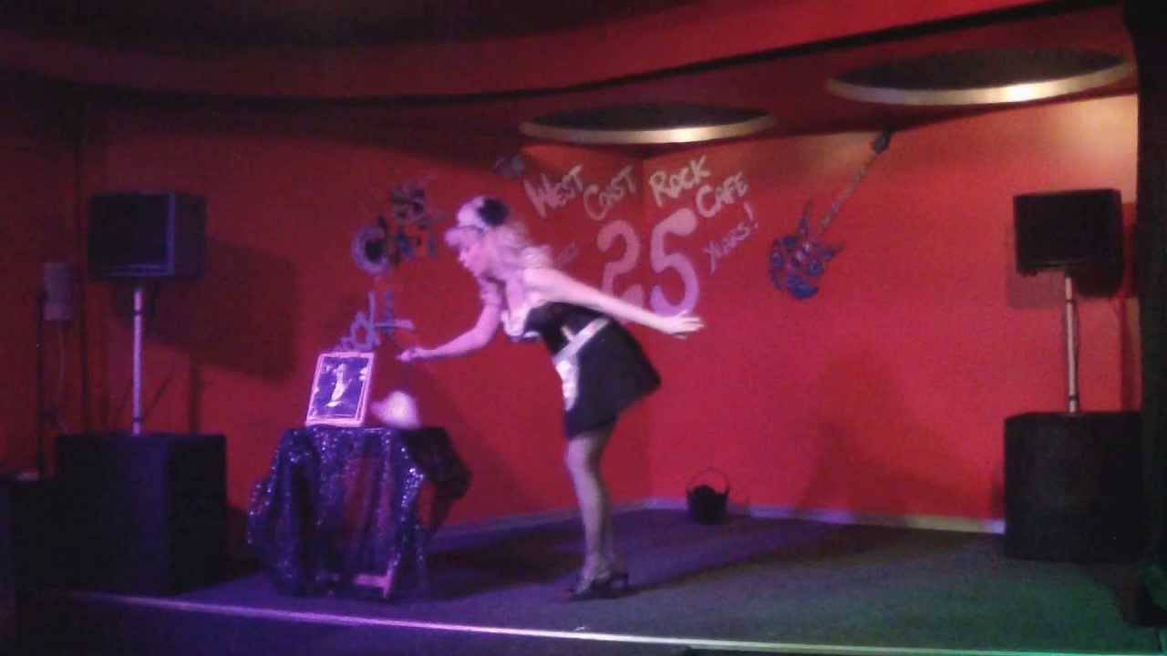 KOSMIC KITTY ADDAMS FAMILY - YouTube