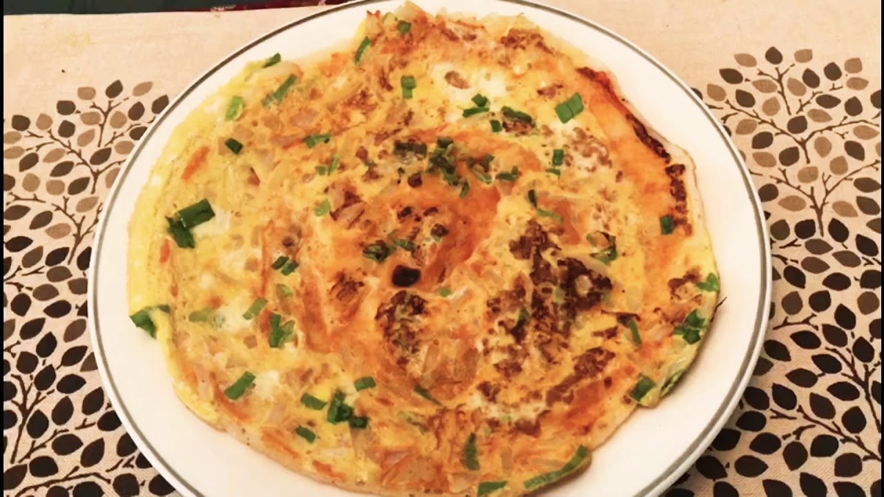 Mutta Dosa/ Egg Chili Garlic Dosa - YouTube