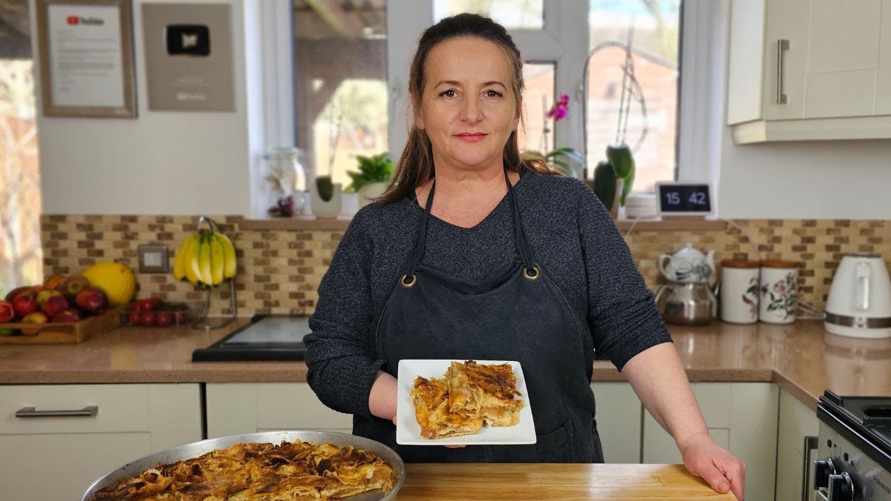 Receta e Pites Me Molla | Albanain Style Apple Pie - YouTube