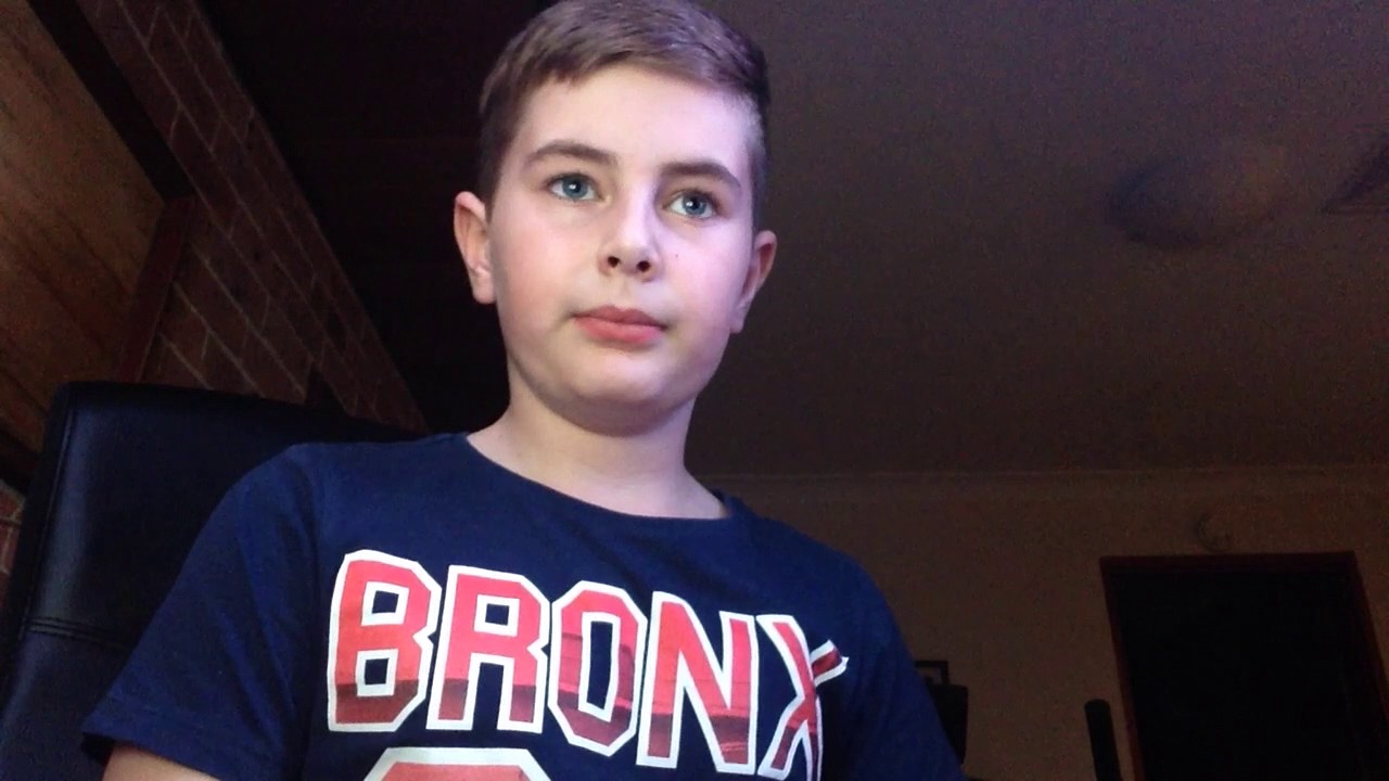 These are the worst intros on the internet - YouTube