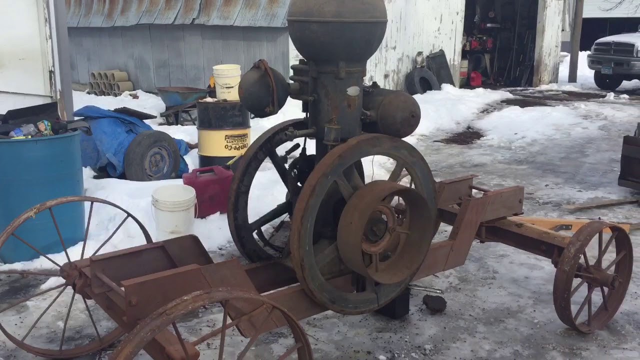7 hp Monitor hit miss upright engine - YouTube