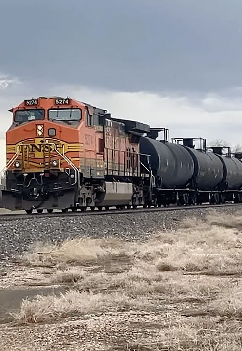 BNSF 5274 trails dpu on the BNSF H-DENLAU at Longmont #bnsf #trains #train #shorts #short # ...