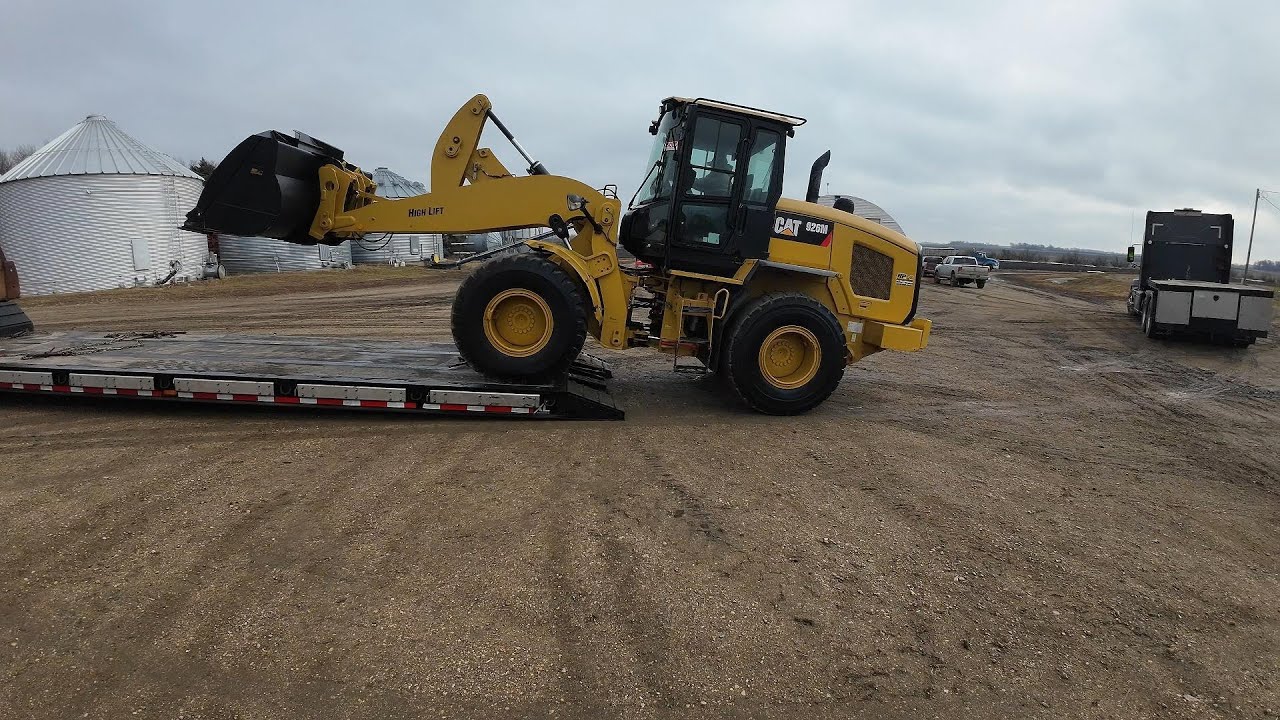 A New To Us Payloader! - YouTube