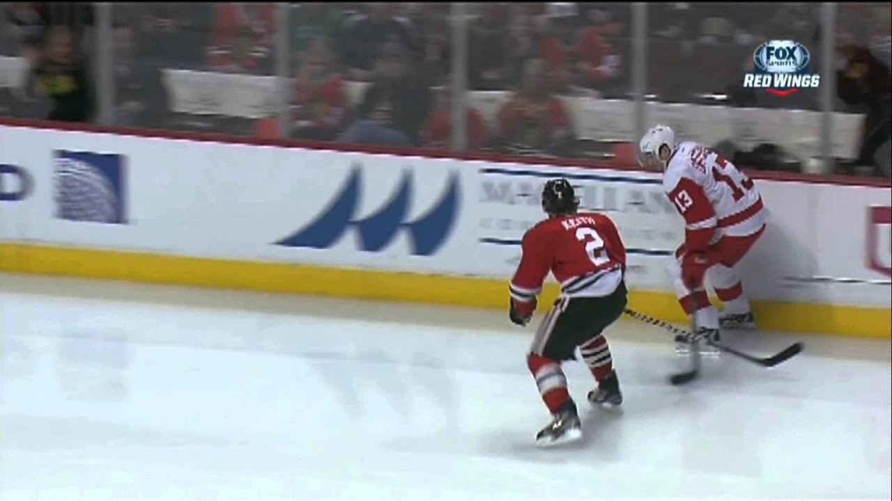 Hockey IQ - Pavel Datsyuk`s smart stick play on Duncan Keith - YouTube