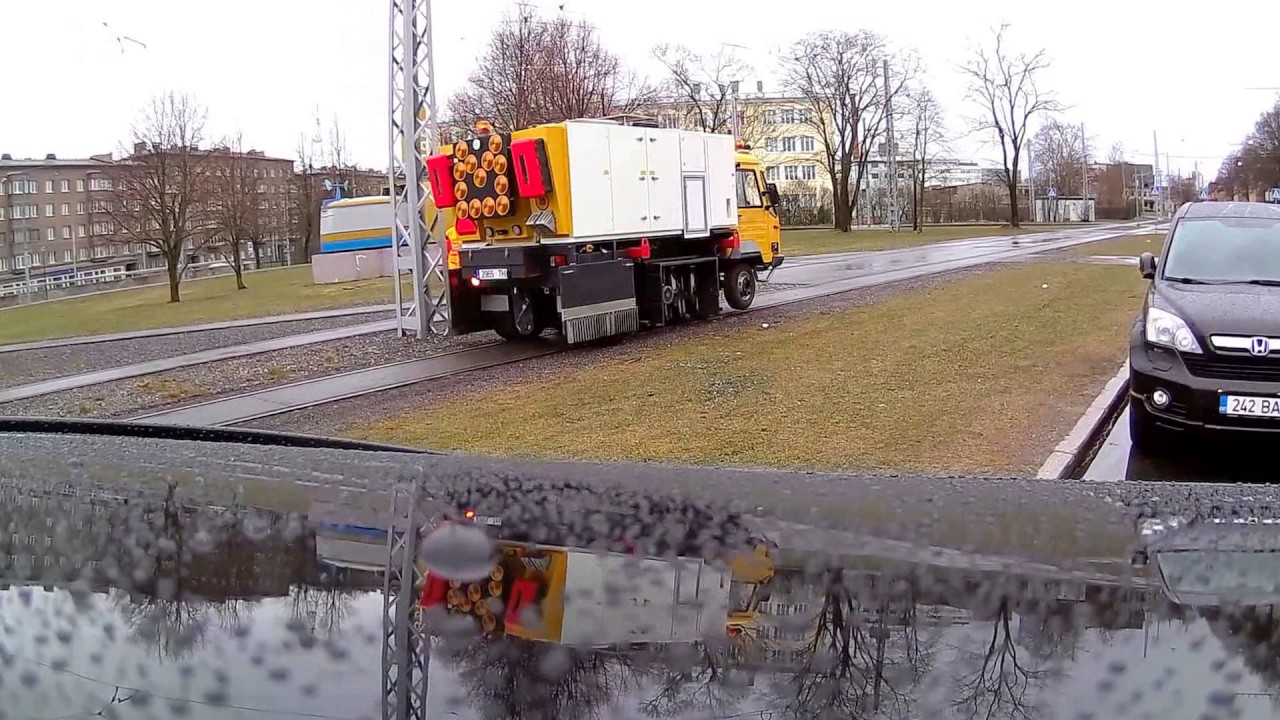 Tramway track cleaning machine in Tallinn - YouTube