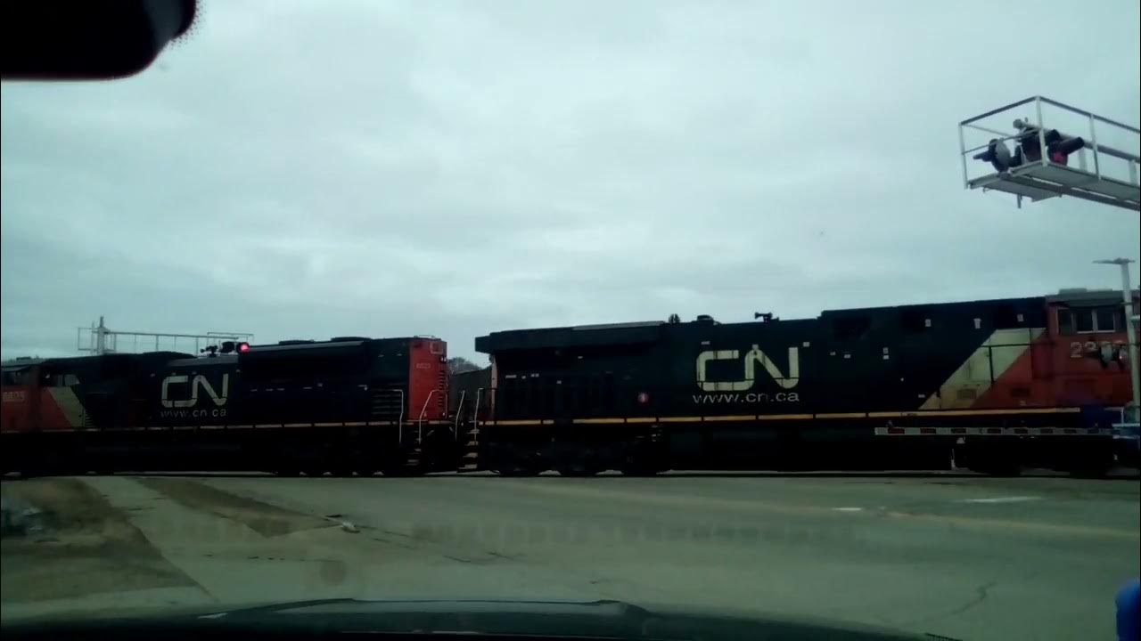 (CN 8825 And CN 2302) CN 2302 is back! 3/26/22 - YouTube