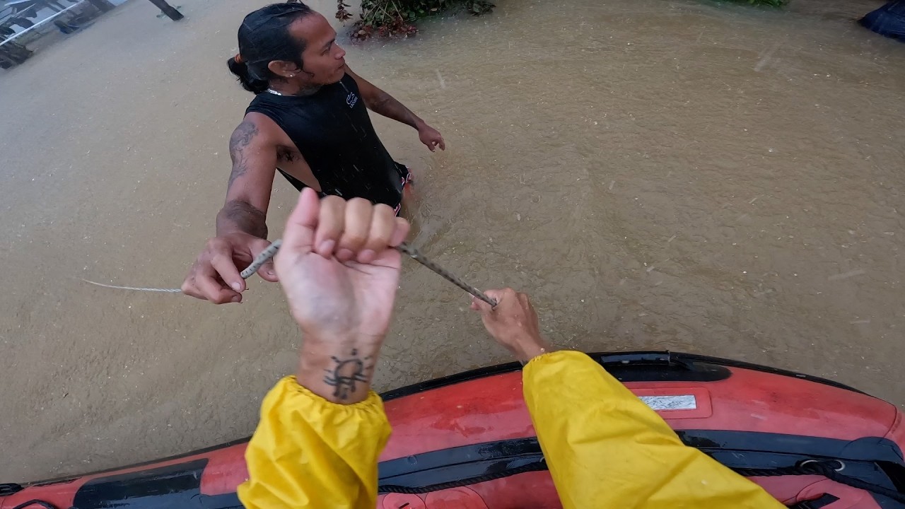 RESCUE sa baha sa Palawan! Biglang buhos ng Ulan! May tumawag na ng ...