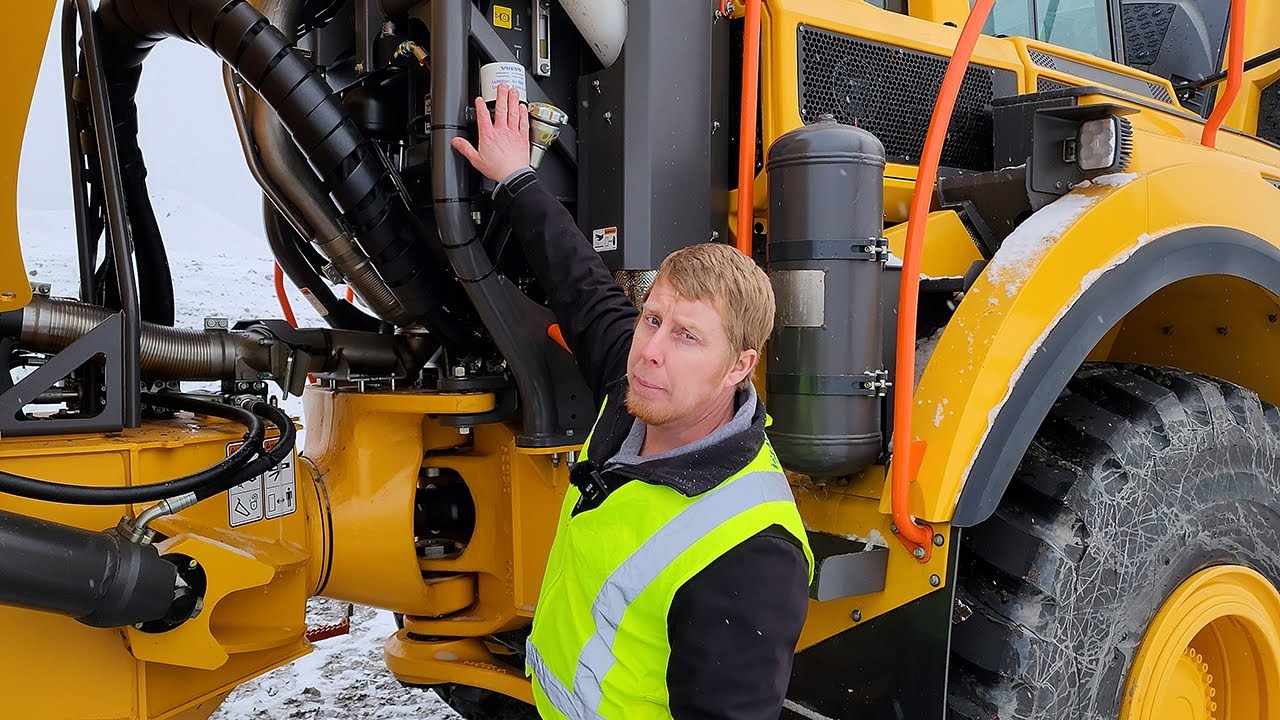 Volvo A30G Walk-Around - YouTube