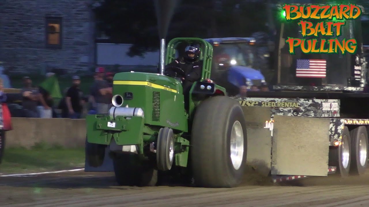 Tractor pulling 2022 Lucas Oil 466 Hot Farm Tractors In Action At ...