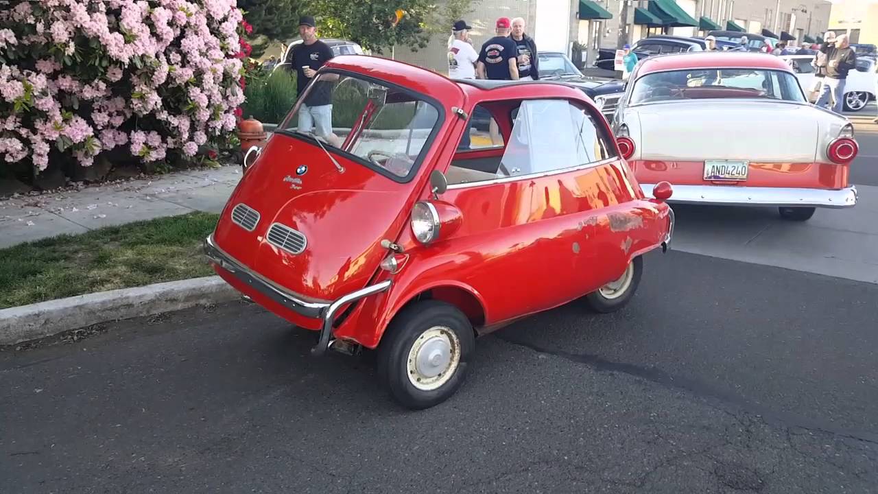 Isetta on Display - YouTube
