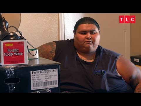 As His Family Packs Up The House, This Father Is Too Heavy To Lend A Hand