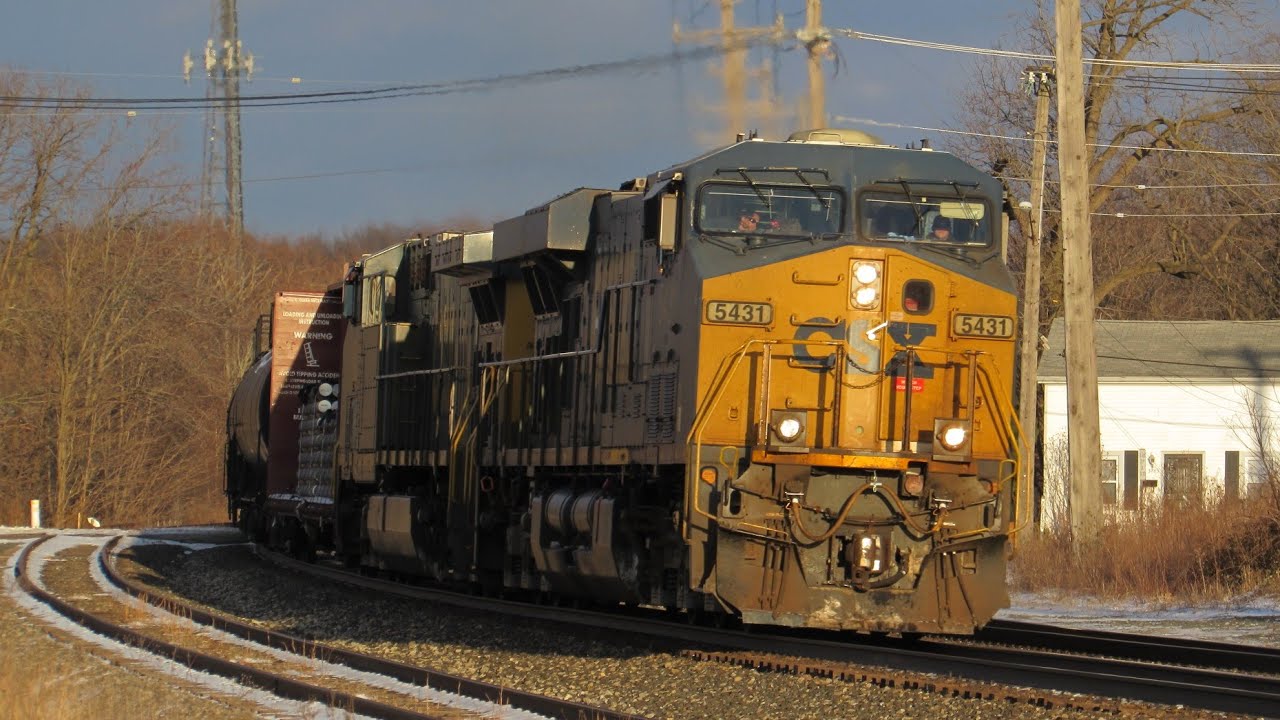 CSX manifest train! Engineer waved and gave a hornshow! - YouTube