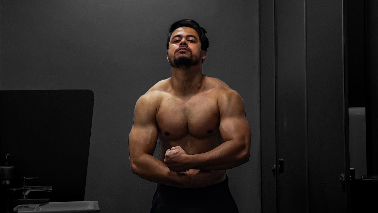 Natural bulk Day - 16 Chest and Delts - YouTube