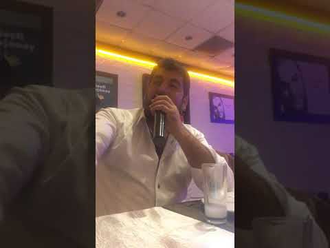 SERKAN ALTUN BAKIŞLARIN BİR OK SANKİ.