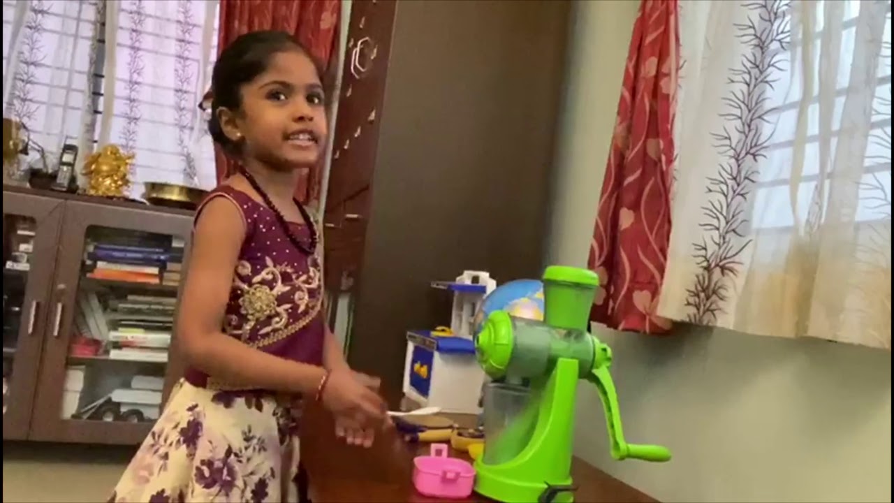 Fun kids play - Juice Making with Interaction - YouTube