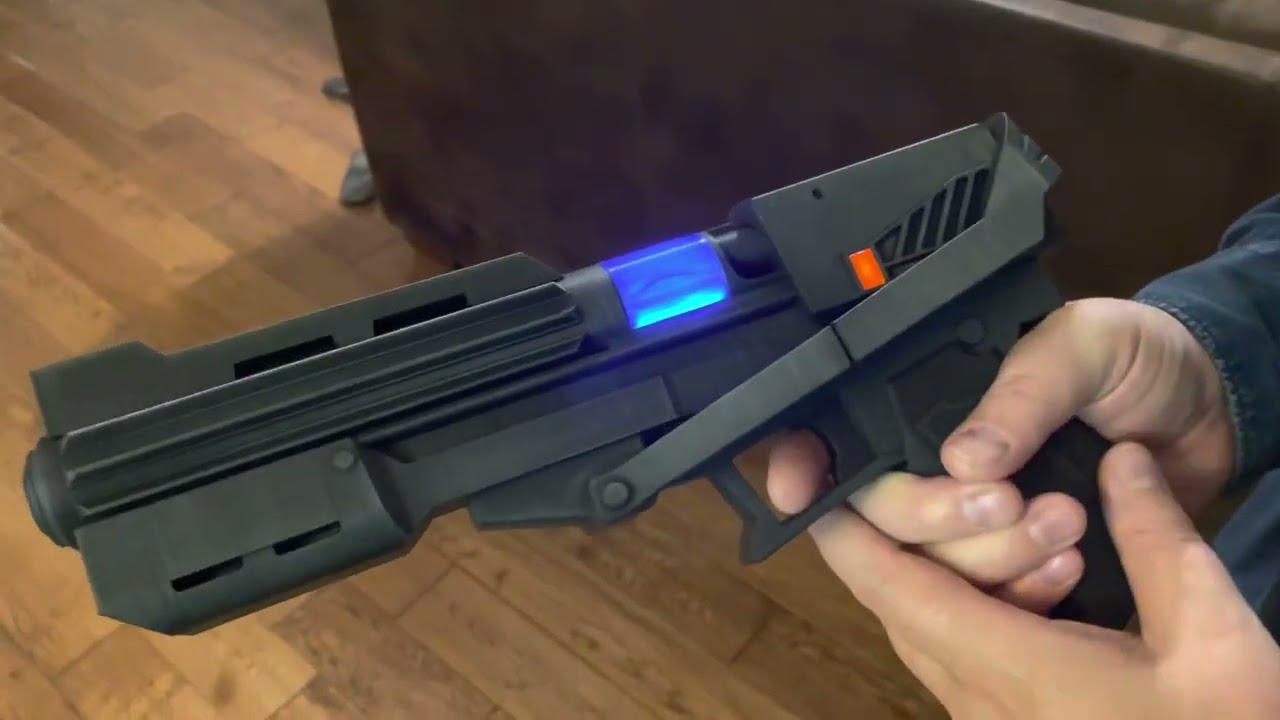 DC-15S Republic Commando Sidearm Blaster - YouTube
