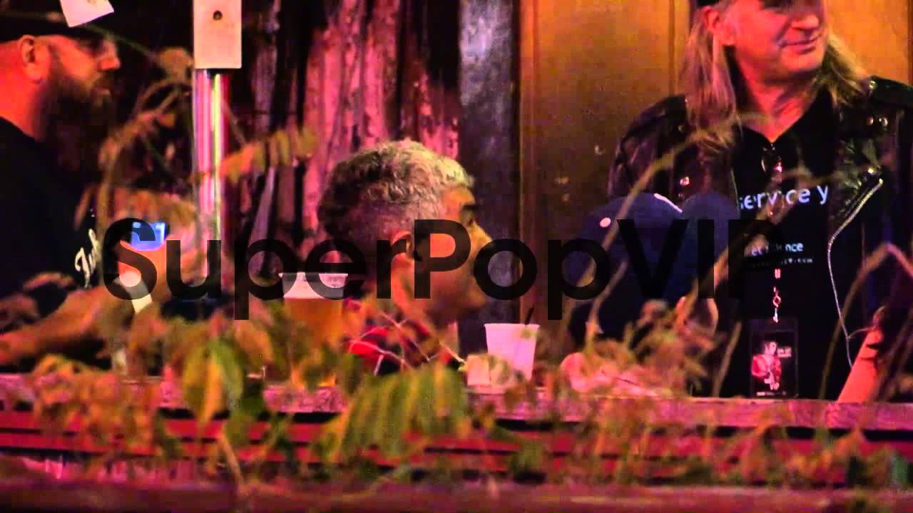 Pat Smear greets fans at Joan Jett Concert After Party at... - YouTube