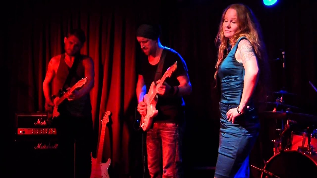 Layla Zoe & Ben Poole - Rock & Roll Guitar Man @ Half Moon Putney - YouTube
