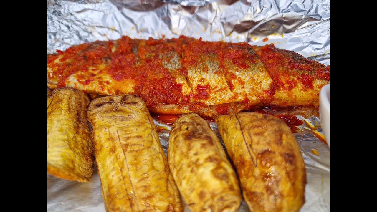 GRILLED EUROPEAN BASS WITH BOLE(Roasted plantain) | Grilled fish - YouTube