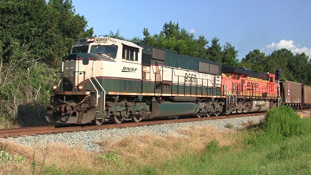 BNSF SD70MAC #9568 w/ train799 - YouTube