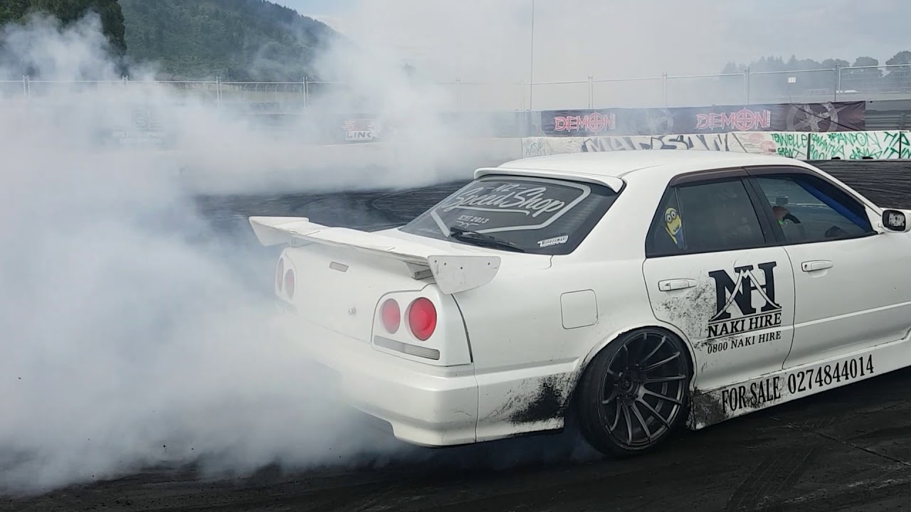 2jz r34 skyline burnout skids of summer - YouTube