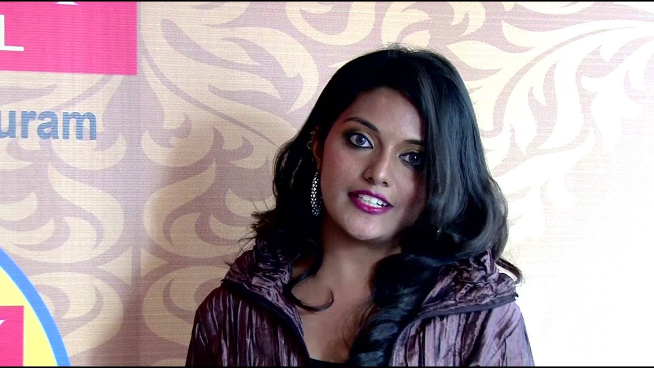 VARIETY MALL METRO MANORAMA CAPITAL QUEEN AKSHARA SP 01 - YouTube