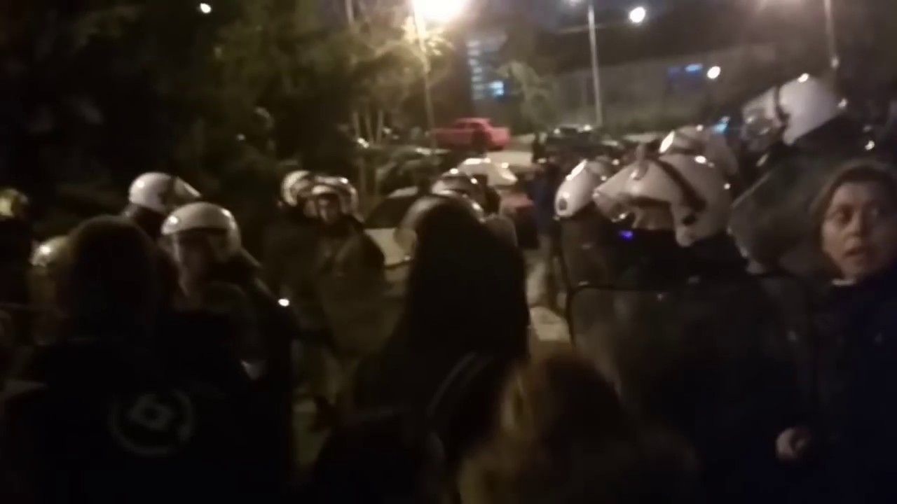ΕΠΙΘΕΣΗ ΤΗΣ ΑΣΤΥΝΟΜΙΑΣ ΣΤΗ ΘΕΣΣΑΛΟΝΙΚΗ - YouTube
