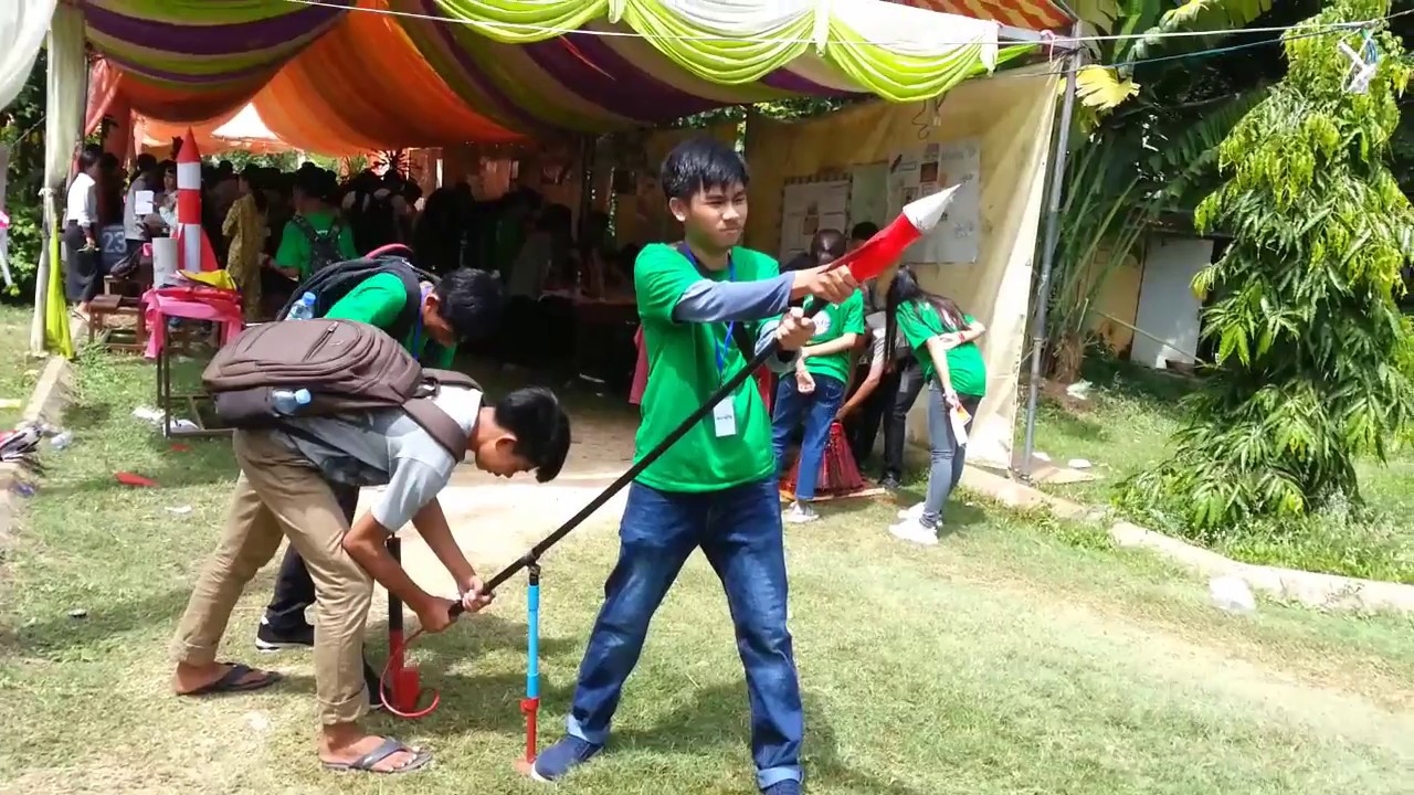 Water Rocket & Alcohol Rocket | Preah Ang Duong High School Student ...