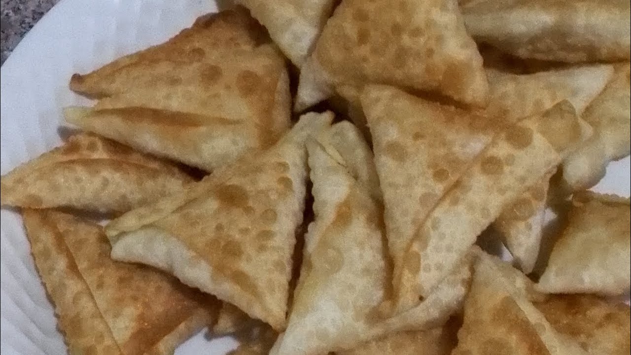 living and working in Saudi Arabia//how to make sambosa at home - YouTube