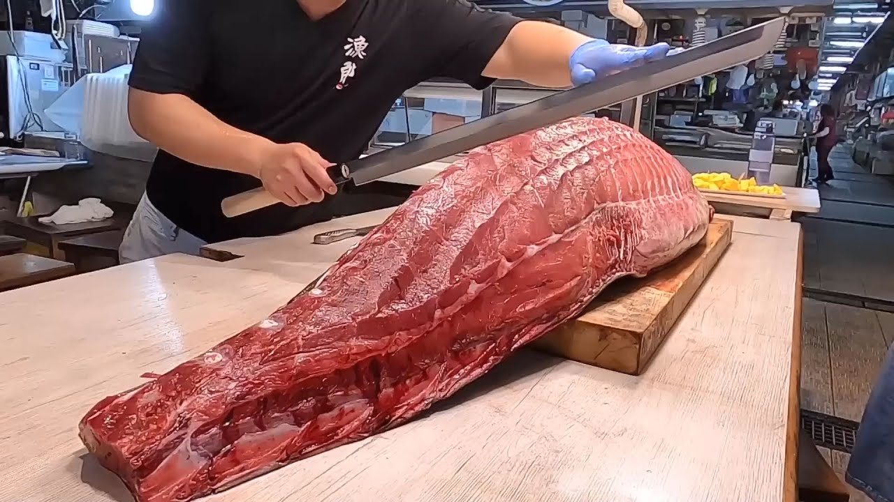 How to Forging a Katana for Cutting Giant Bluefin Tuna - YouTube