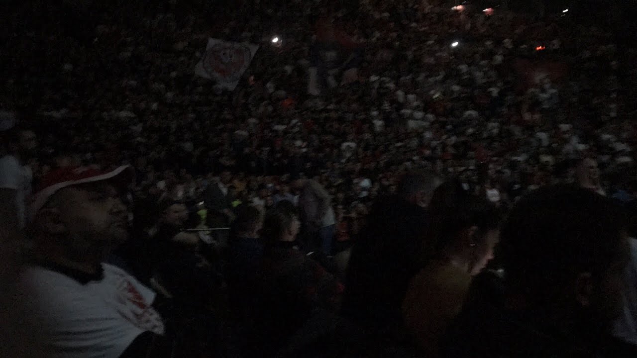 Crvena zvezda - Barselona atmosfera i navijaci uzivo | Evroliga - YouTube