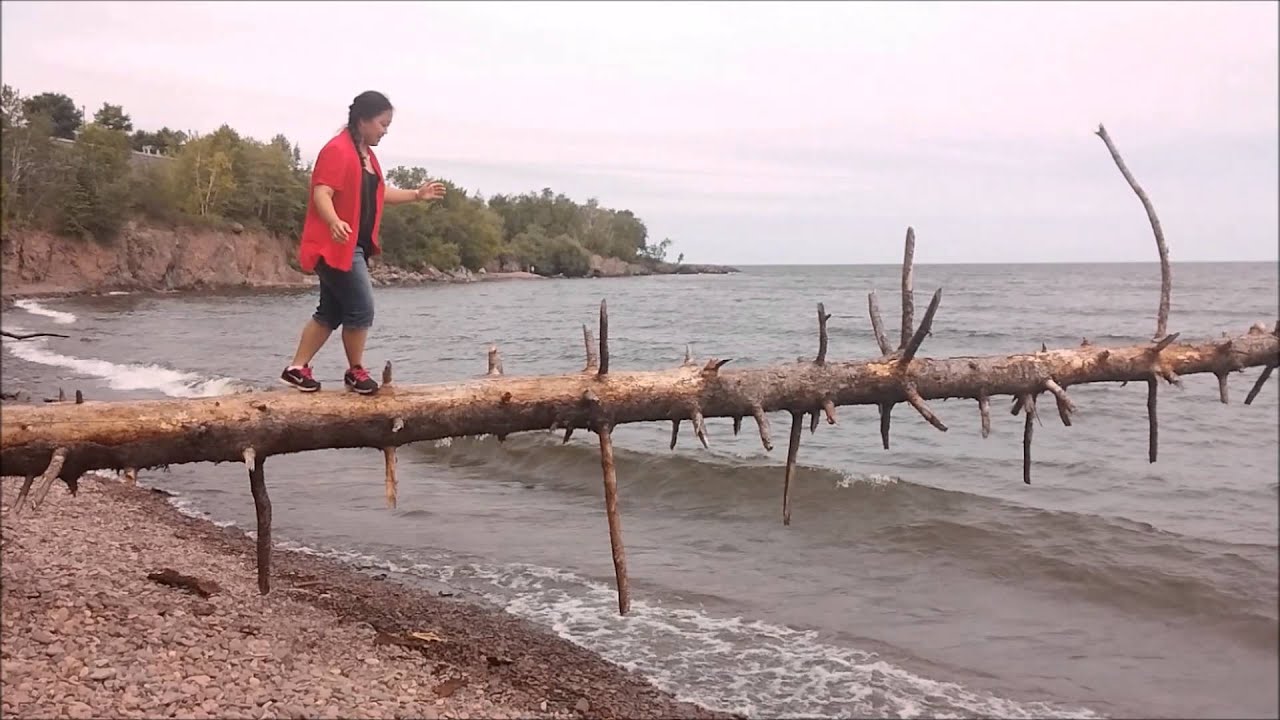 Hmong visits Lake Superior in Duluth, Minnesota 2K14 - YouTube