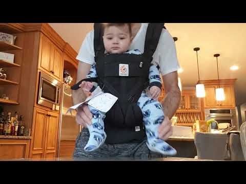 Baby Nathan moonwalking to Michael Jackson