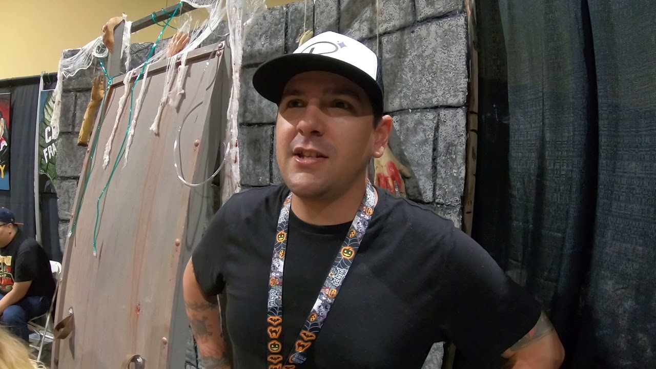 Justin Scarred saying hello to STRANGE MAN - YouTube