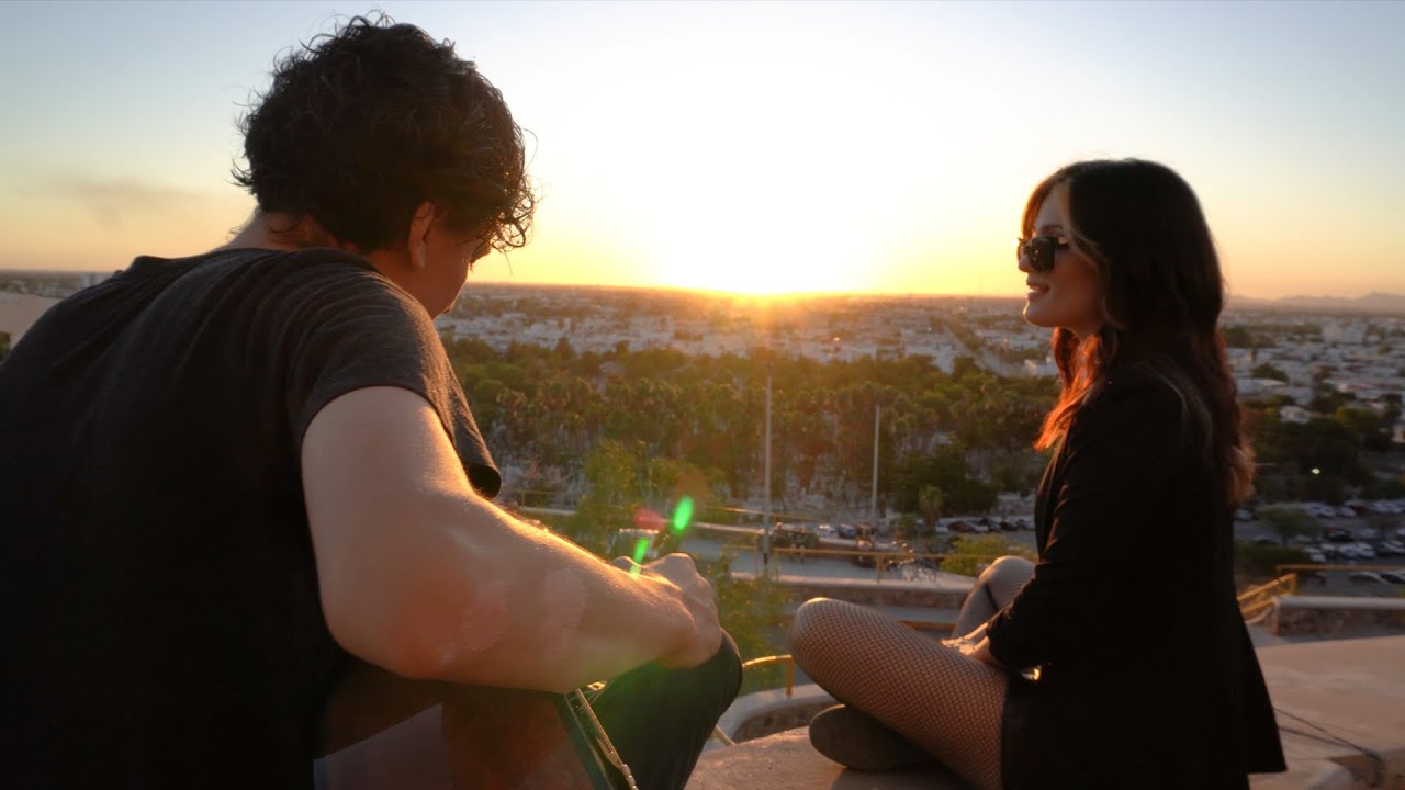 Paola Flores - Eres La Luz ft Jesús Daniel Mp (Video Oficial) - YouTube