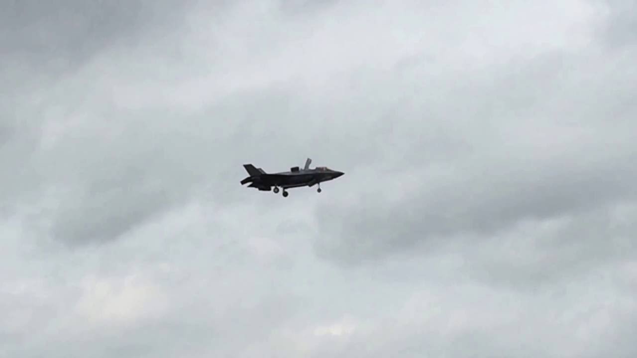 F-35C Lightning VTOL RIAT 2016 - YouTube