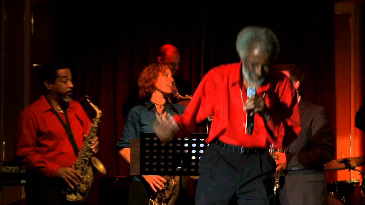 Legendary James Brown Band Bass player Fred Thomas sings Try a little ...