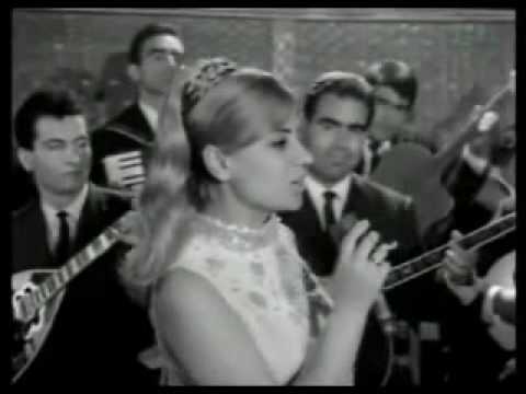 ΒΙΚΥ ΜΟΣΧΟΛΙΟΥ - στου γιαλού την άκρη - YouTube