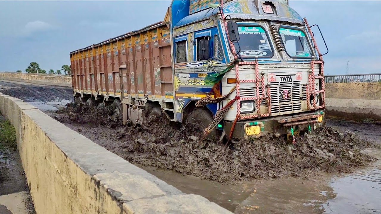 Trucks In Water Road | Heavy Duty Big Load Trucks Running On Broken ...