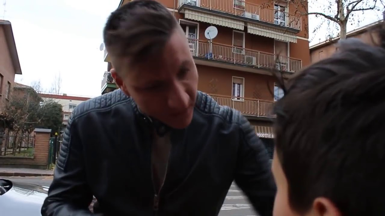 [ENZUCCIO] Il compleanno al nord - YouTube