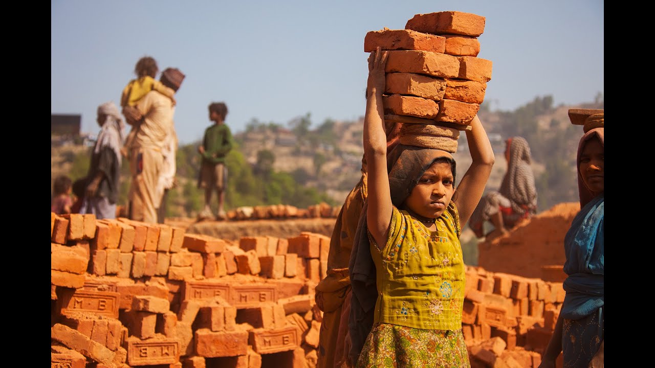 ACTIVISTAS DENUNCIAN EXPLOTACIÓN LABORAL A MENORES Y EMPLEADOS EN UNA ...