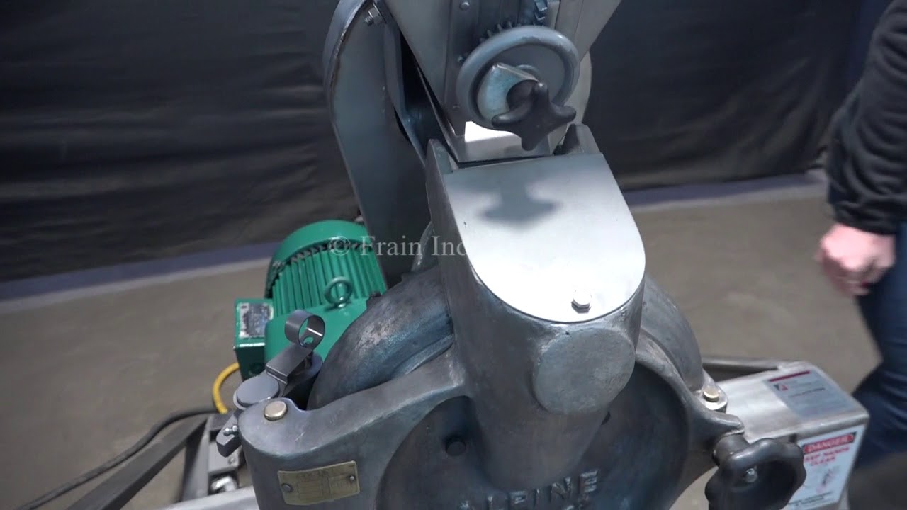 Alpine, Model 160Z compact, pin mill - YouTube