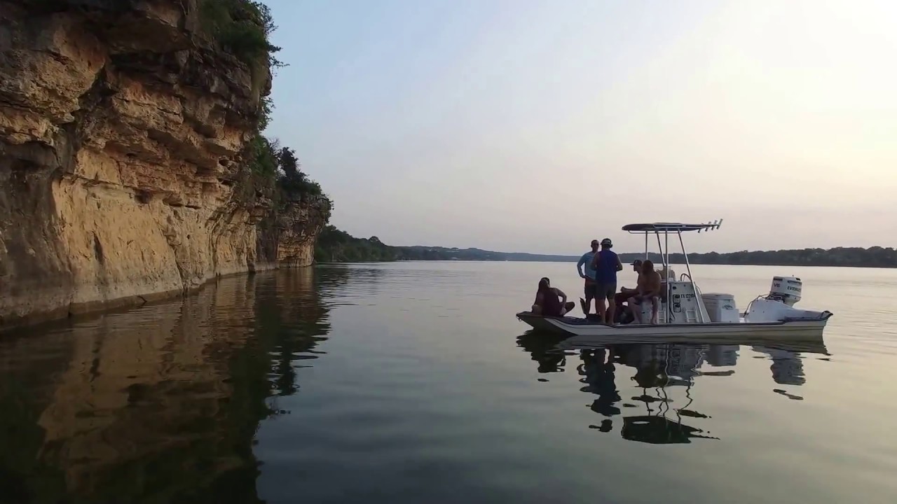 Deep Water Soloing (climbing on cliffs over water) on Lake Travis ...