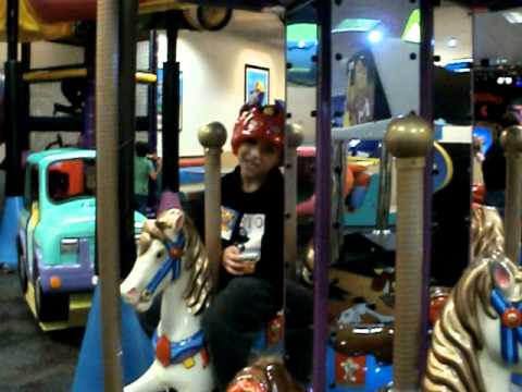 Chuckee Cheese Carousel Gabriel - YouTube